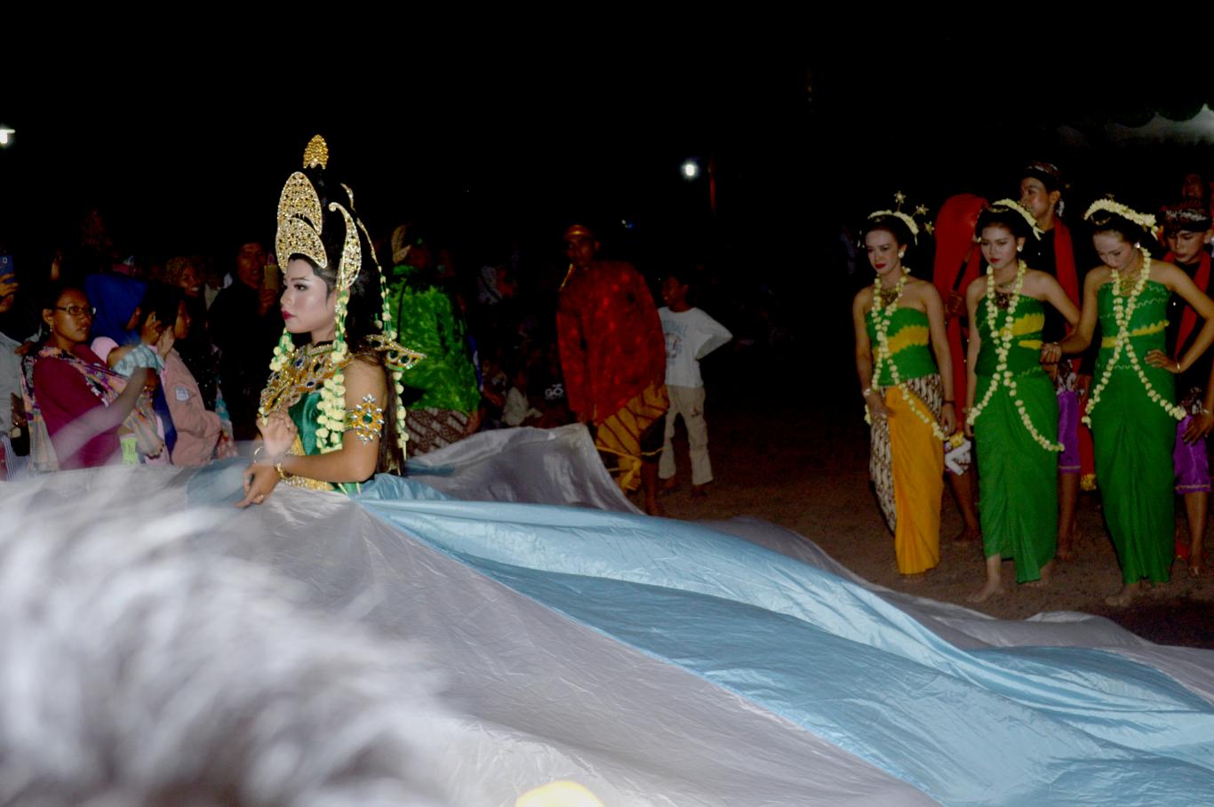 KISAH DIBALIK UPACARA ADAT JUMEDHULING MAHESA SURA - Website Kalurahan ...